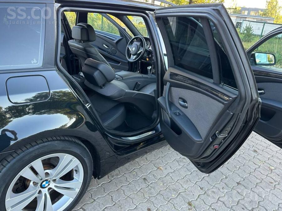 Black BMW 520 2009 in Riga, with an engine capacity of 2.00 L and mileage of 0 thousand km for 3950 €, photo 22 on AUTOMOTO.COM.LV