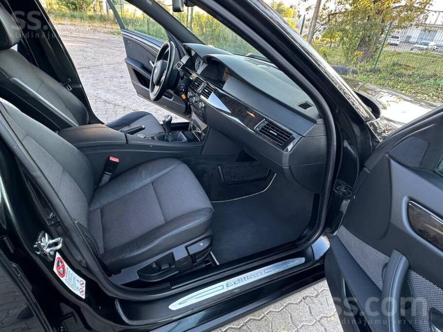 Black BMW 520 2009 in Riga, with an engine capacity of 2.00 L and mileage of 0 thousand km for 3950 €, photo 24 on AUTOMOTO.COM.LV