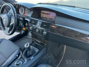 Black BMW 520 2009 in Riga, with an engine capacity of 2.00 L and mileage of 0 thousand km for 3950 €, photo 27 on AUTOMOTO.COM.LV