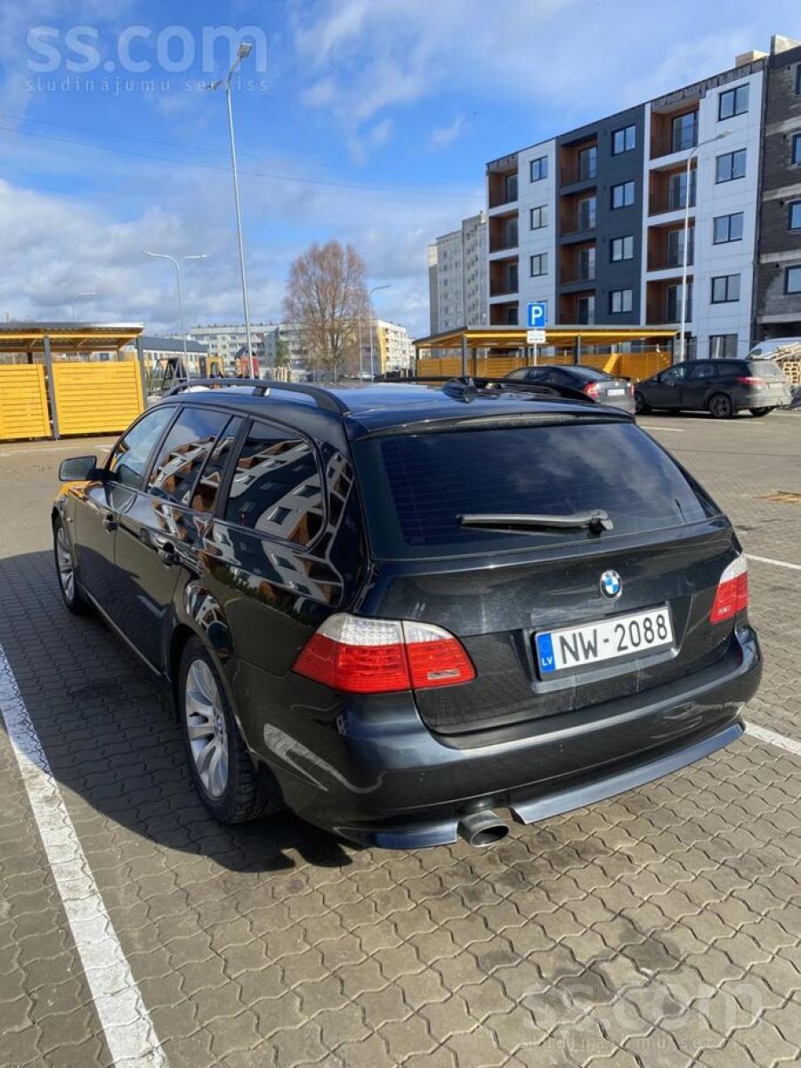 Black BMW 520 2009 in Riga, with an engine capacity of 2.00 L and mileage of 302 thousand km for 4390 €, photo 6 on AUTOMOTO.COM.LV