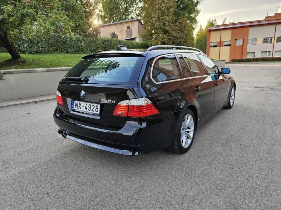 Black BMW 520 2009 in Jekabpils, with an engine capacity of 2.00 L and mileage of 329 thousand km for 4990 €, photo 8 on AUTOMOTO.COM.LV