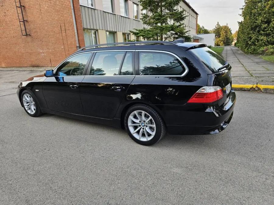 Black BMW 520 2009 in Jekabpils, with an engine capacity of 2.00 L and mileage of 329 thousand km for 4990 €, photo 11 on AUTOMOTO.COM.LV