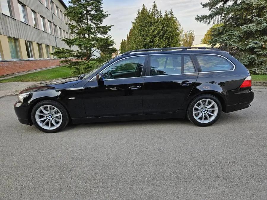 Black BMW 520 2009 in Jekabpils, with an engine capacity of 2.00 L and mileage of 329 thousand km for 4990 €, photo 12 on AUTOMOTO.COM.LV