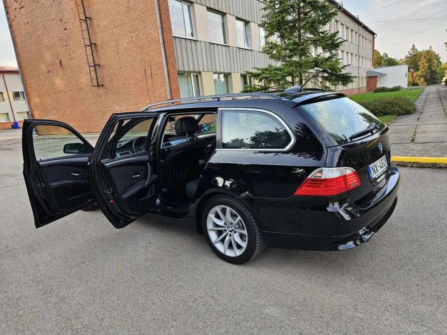 Black BMW 520 2009 in Jekabpils, with an engine capacity of 2.00 L and mileage of 329 thousand km for 4990 €, photo 19 on AUTOMOTO.COM.LV