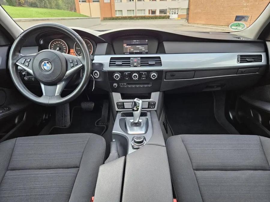 Black BMW 520 2009 in Jekabpils, with an engine capacity of 2.00 L and mileage of 329 thousand km for 4990 €, photo 22 on AUTOMOTO.COM.LV