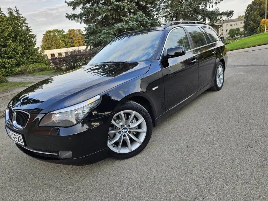Black BMW 520 2009 in Jekabpils, with an engine capacity of 2.00 L and mileage of 329 thousand km for 4990 €, photo 27 on AUTOMOTO.COM.LV