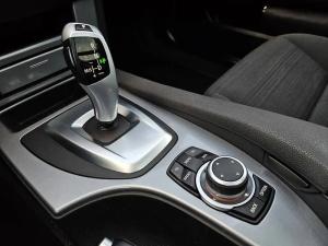 Black BMW 520 2009 in Jekabpils, with an engine capacity of 2.00 L and mileage of 329 thousand km for 4990 €, photo 32 on AUTOMOTO.COM.LV