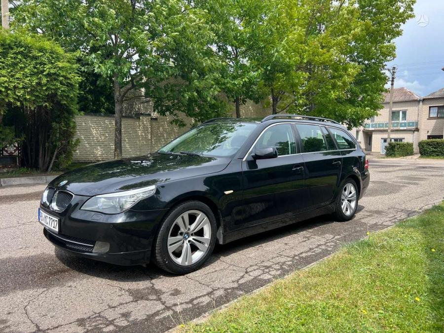 Black BMW 520 2009 in Marijampole, with an engine capacity of 2.00 L and mileage of 228 thousand km for 4100 €, photo 3 on AUTOMOTO.COM.LV