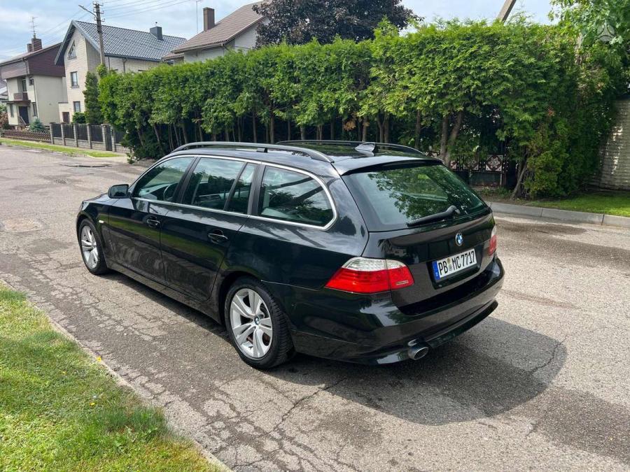 Black BMW 520 2009 in Marijampole, with an engine capacity of 2.00 L and mileage of 228 thousand km for 4100 €, photo 5 on AUTOMOTO.COM.LV