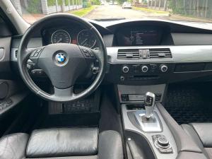 Black BMW 520 2009 in Marijampole, with an engine capacity of 2.00 L and mileage of 228 thousand km for 4100 €, photo 12 on AUTOMOTO.COM.LV