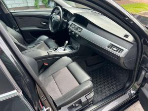 Black BMW 520 2009 in Marijampole, with an engine capacity of 2.00 L and mileage of 228 thousand km for 4100 €, photo 14 on AUTOMOTO.COM.LV