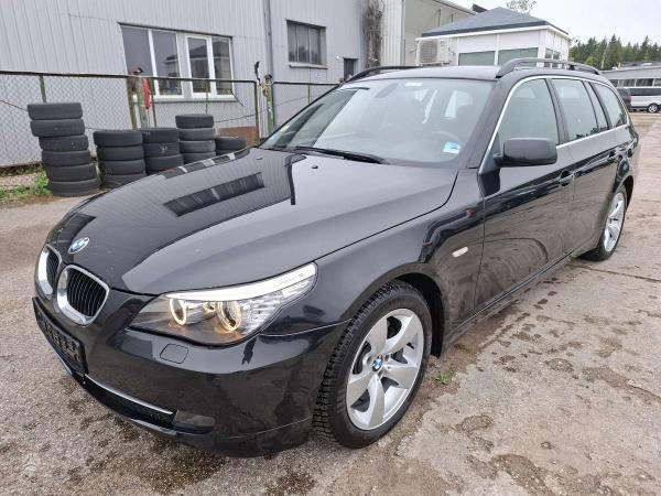 Black BMW 520 2009 in Utena, with an engine capacity of 2.00 L and mileage of 330 thousand km for 3650 €, photo 1 on AUTOMOTO.COM.LV