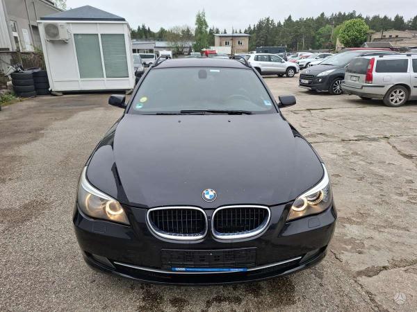 Black BMW 520 2009 in Utena, with an engine capacity of 2.00 L and mileage of 330 thousand km for 3650 €, photo 2 on AUTOMOTO.COM.LV