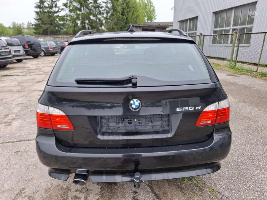 Melns BMW 520 2009 Utena, ar dzinēja tilpumu 2.00 L un nobraukumu 330 tūkst. km par 3650 €, foto 7 vietnē AUTOMOTO.COM.LV
