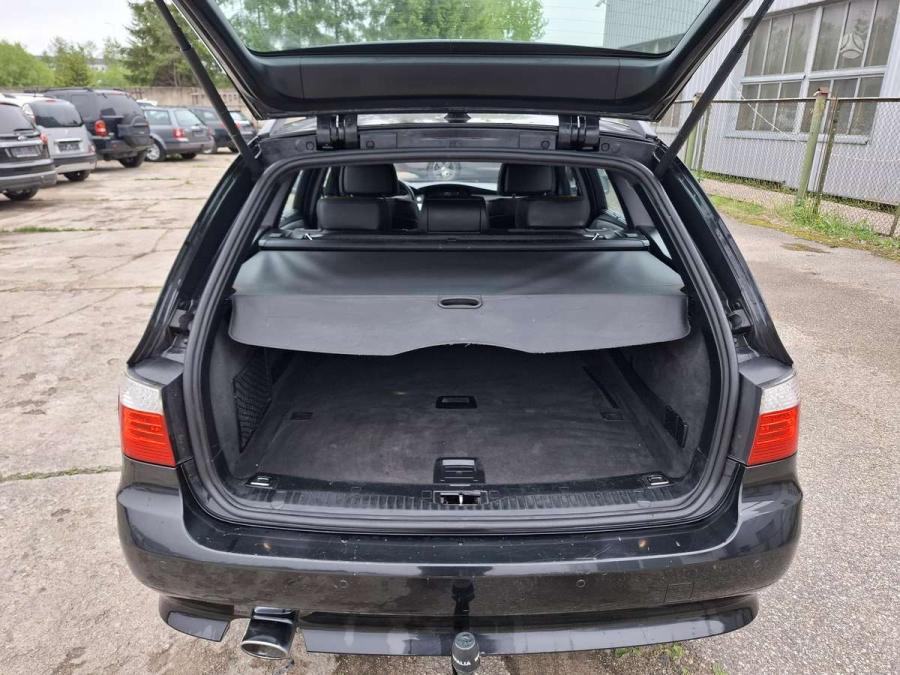 Melns BMW 520 2009 Utena, ar dzinēja tilpumu 2.00 L un nobraukumu 330 tūkst. km par 3650 €, foto 10 vietnē AUTOMOTO.COM.LV