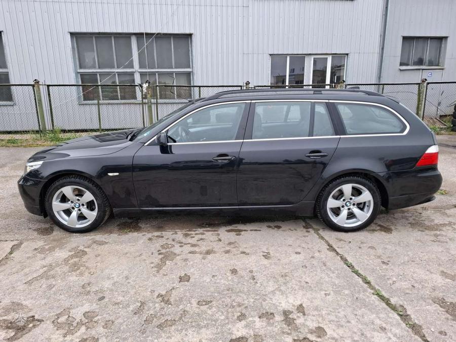 Melns BMW 520 2009 Utena, ar dzinēja tilpumu 2.00 L un nobraukumu 330 tūkst. km par 3650 €, foto 12 vietnē AUTOMOTO.COM.LV