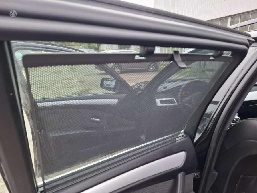 Melns BMW 520 2009 Utena, ar dzinēja tilpumu 2.00 L un nobraukumu 330 tūkst. km par 3650 €, foto 26 vietnē AUTOMOTO.COM.LV