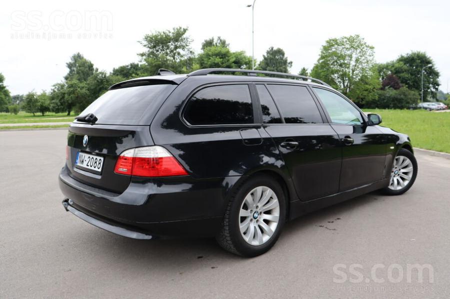 Black BMW 520 2009 in Riga, with an engine capacity of 2.00 L and mileage of 300 thousand km for 4490 €, photo 6 on AUTOMOTO.COM.LV