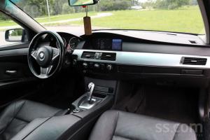 Black BMW 520 2009 in Riga, with an engine capacity of 2.00 L and mileage of 300 thousand km for 4490 €, photo 9 on AUTOMOTO.COM.LV