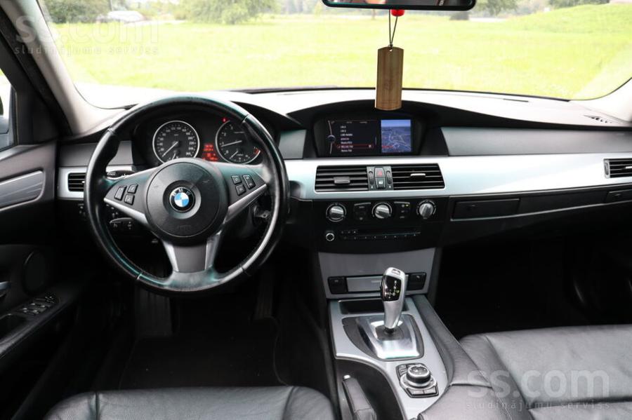 Black BMW 520 2009 in Riga, with an engine capacity of 2.00 L and mileage of 300 thousand km for 4490 €, photo 10 on AUTOMOTO.COM.LV