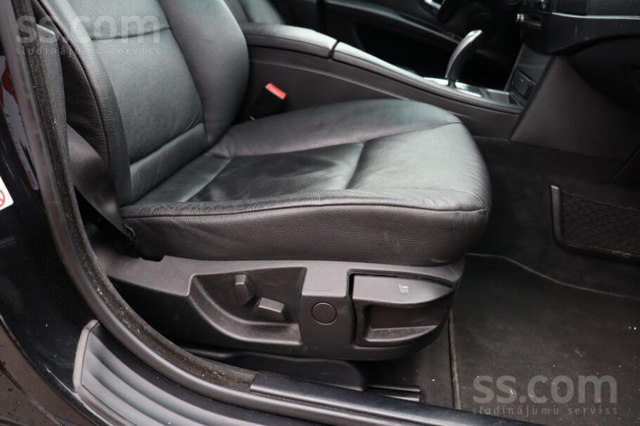 Black BMW 520 2009 in Riga, with an engine capacity of 2.00 L and mileage of 300 thousand km for 4490 €, photo 12 on AUTOMOTO.COM.LV