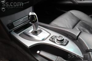 Black BMW 520 2009 in Riga, with an engine capacity of 2.00 L and mileage of 300 thousand km for 4490 €, photo 18 on AUTOMOTO.COM.LV