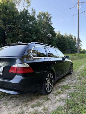 Black BMW 520 2009 in Vilnius, with an engine capacity of 2.00 L and mileage of 300 thousand km for 3500 €, photo 8 on AUTOMOTO.COM.LV