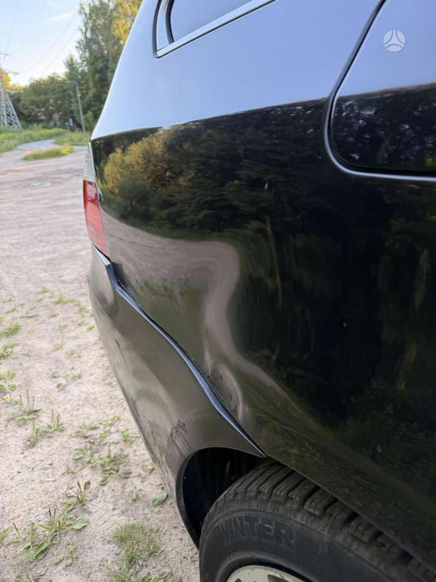 Black BMW 520 2009 in Vilnius, with an engine capacity of 2.00 L and mileage of 300 thousand km for 3500 €, photo 14 on AUTOMOTO.COM.LV