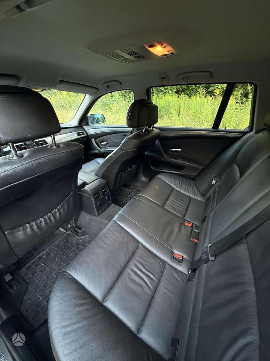 Black BMW 520 2009 in Vilnius, with an engine capacity of 2.00 L and mileage of 300 thousand km for 3500 €, photo 27 on AUTOMOTO.COM.LV