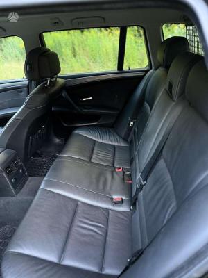 Black BMW 520 2009 in Vilnius, with an engine capacity of 2.00 L and mileage of 300 thousand km for 3500 €, photo 28 on AUTOMOTO.COM.LV