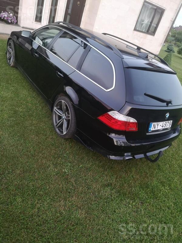 Black BMW 520 2009 in Riga, with an engine capacity of 2.00 L and mileage of 291 thousand km for 6800 €, photo 5 on AUTOMOTO.COM.LV