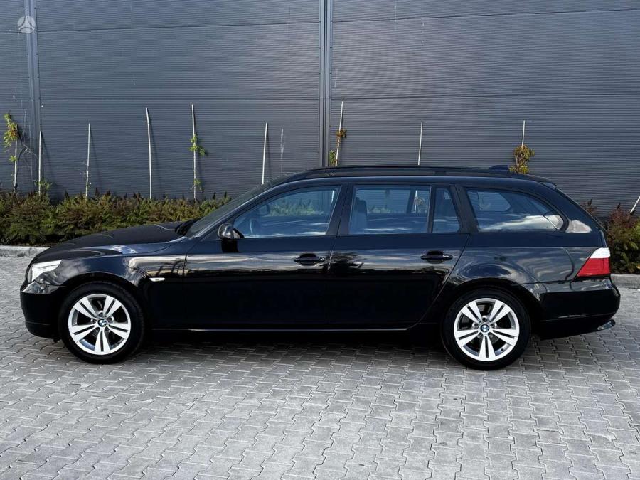 Melns BMW 520 2009 Viļņa, ar dzinēja tilpumu 2.00 L un nobraukumu 300 tūkst. km par 4350 €, foto 8 vietnē AUTOMOTO.COM.LV