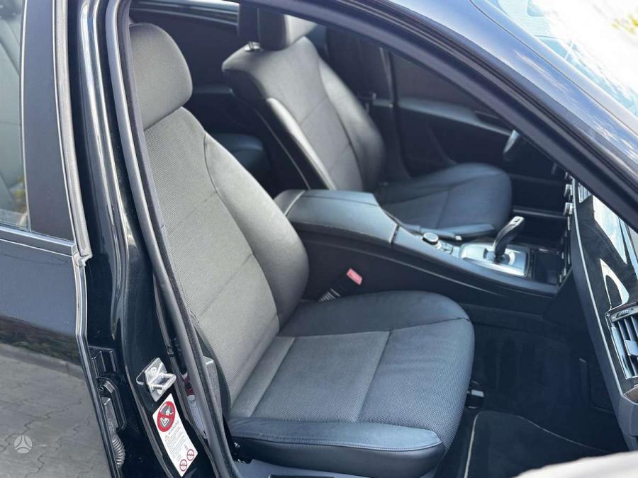 Melns BMW 520 2009 Viļņa, ar dzinēja tilpumu 2.00 L un nobraukumu 300 tūkst. km par 4350 €, foto 11 vietnē AUTOMOTO.COM.LV