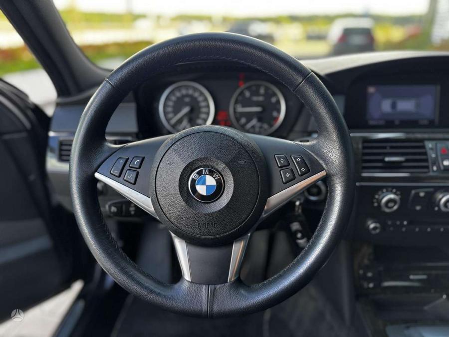 Melns BMW 520 2009 Viļņa, ar dzinēja tilpumu 2.00 L un nobraukumu 300 tūkst. km par 4350 €, foto 13 vietnē AUTOMOTO.COM.LV