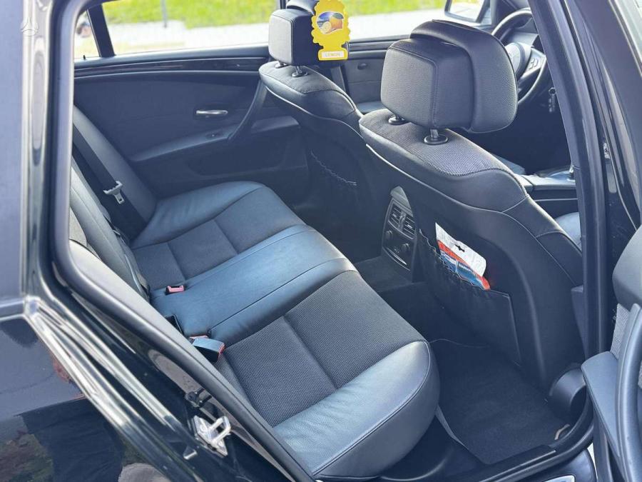 Melns BMW 520 2009 Viļņa, ar dzinēja tilpumu 2.00 L un nobraukumu 300 tūkst. km par 4350 €, foto 14 vietnē AUTOMOTO.COM.LV