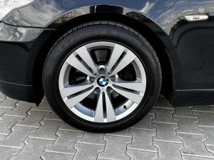 Melns BMW 520 2009 Viļņa, ar dzinēja tilpumu 2.00 L un nobraukumu 300 tūkst. km par 4350 €, foto 16 vietnē AUTOMOTO.COM.LV
