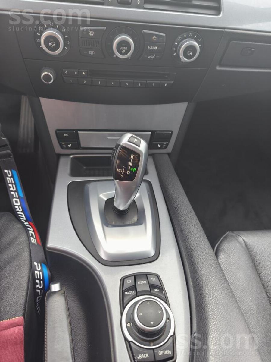 Melns BMW 520 2009 Ludza, ar dzinēja tilpumu 2.00 L un nobraukumu 280 tūkst. km par 6100 €, foto 11 vietnē AUTOMOTO.COM.LV