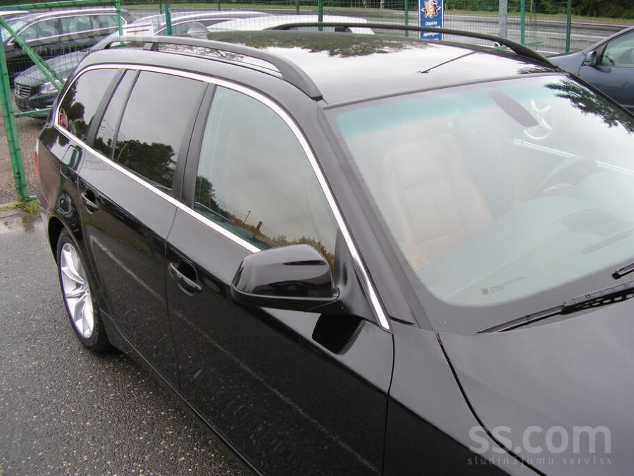 Black BMW 520 2009 in Riga, with an engine capacity of 2.00 L and mileage of 0 thousand km for 6850 €, photo 12 on AUTOMOTO.COM.LV