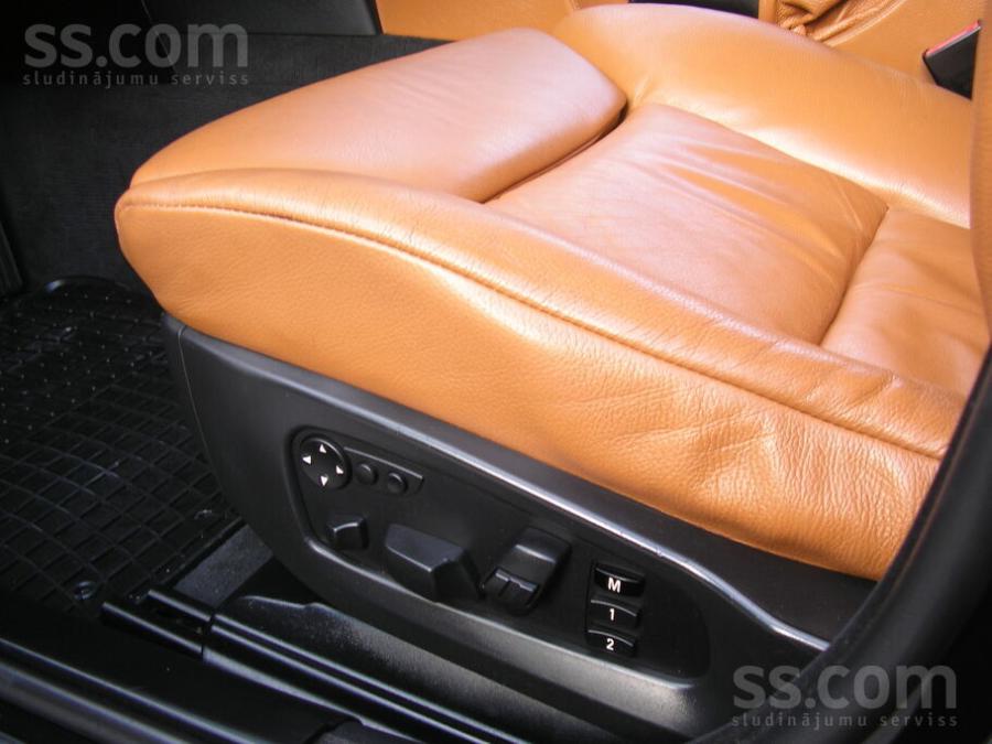 Black BMW 520 2009 in Riga, with an engine capacity of 2.00 L and mileage of 0 thousand km for 6850 €, photo 22 on AUTOMOTO.COM.LV