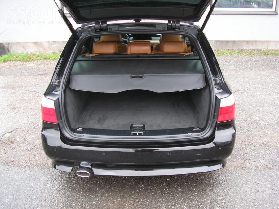 Black BMW 520 2009 in Riga, with an engine capacity of 2.00 L and mileage of 0 thousand km for 6850 €, photo 25 on AUTOMOTO.COM.LV