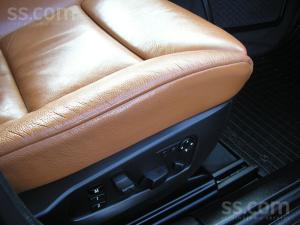 Black BMW 520 2009 in Riga, with an engine capacity of 2.00 L and mileage of 0 thousand km for 6850 €, photo 29 on AUTOMOTO.COM.LV