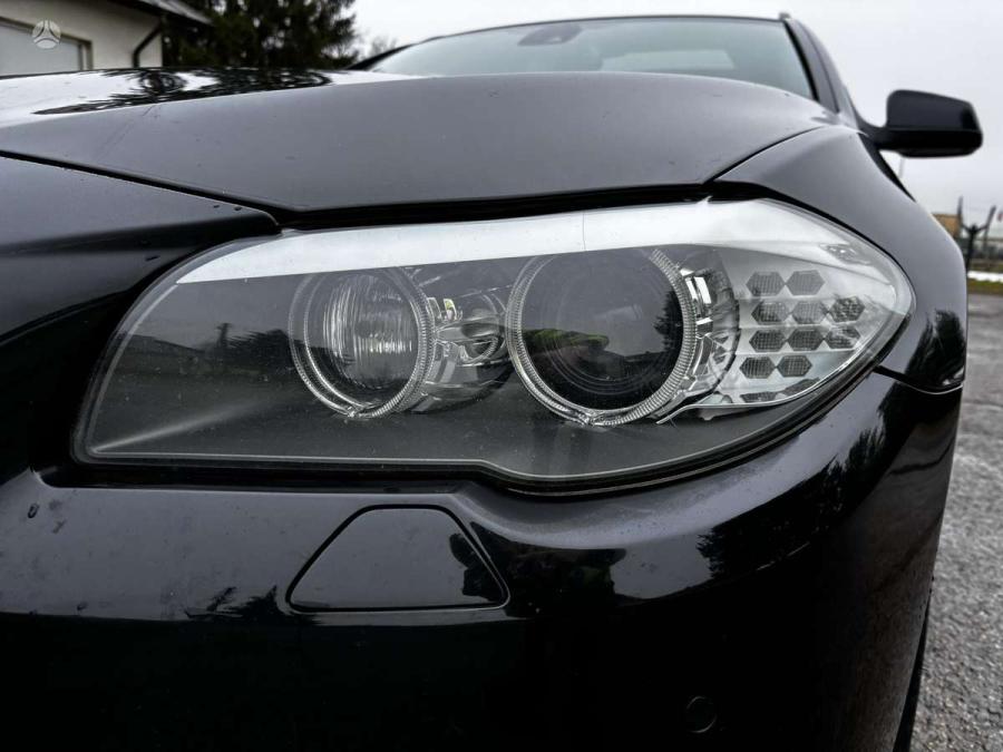 Black BMW 520 2010 in Panevezys, with an engine capacity of 2.00 L and mileage of 283 thousand km for 7750 €, photo 12 on AUTOMOTO.COM.LV