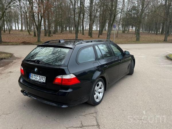 Black BMW 520 2010 in Riga, with an engine capacity of 2.00 L and mileage of 282 thousand km for 5300 €, photo 2 on AUTOMOTO.COM.LV