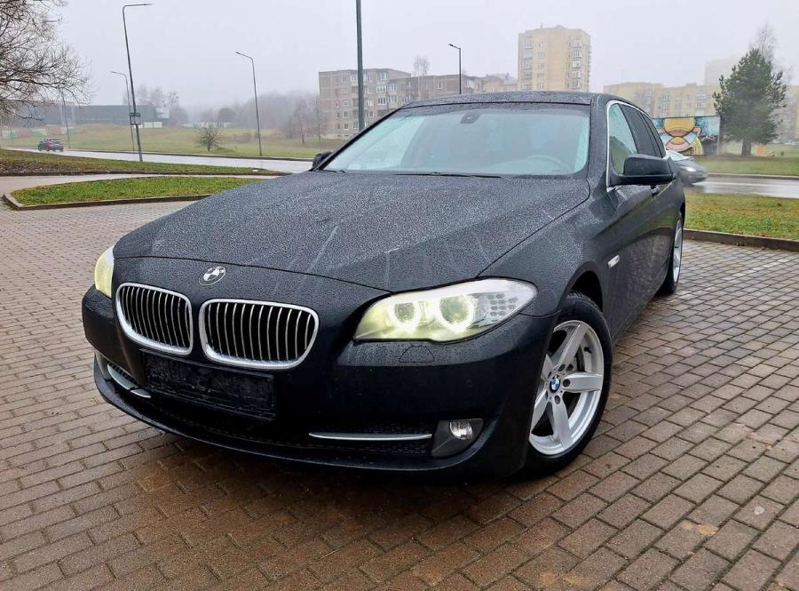 Melns BMW 520 2010 Alīta, ar dzinēja tilpumu 2.00 L un nobraukumu 290 tūkst. km par 7300 €, foto 1 vietnē AUTOMOTO.COM.LV