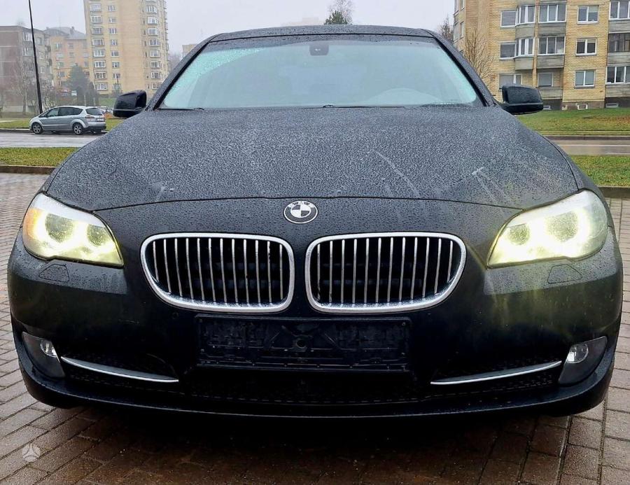 Melns BMW 520 2010 Alīta, ar dzinēja tilpumu 2.00 L un nobraukumu 290 tūkst. km par 7300 €, foto 19 vietnē AUTOMOTO.COM.LV
