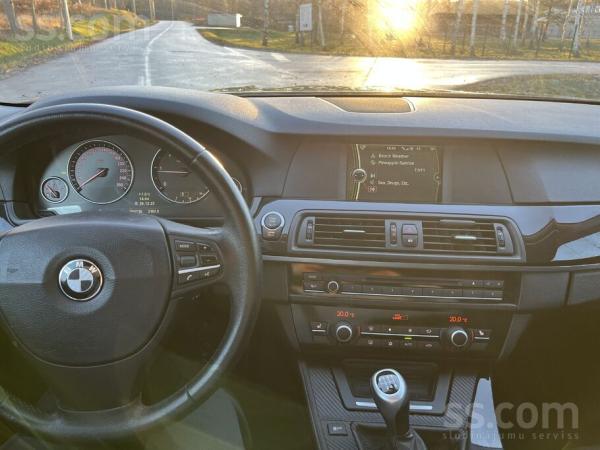Black BMW 520 2010 in Valmiera, with an engine capacity of 2.00 L and mileage of 361 thousand km for 6500 €, photo 6 on AUTOMOTO.COM.LV