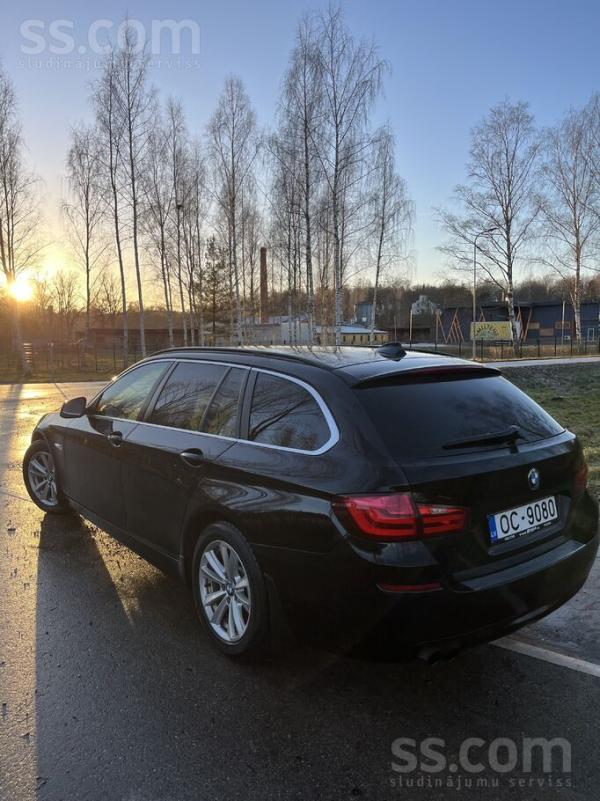 Black BMW 520 2010 in Valmiera, with an engine capacity of 2.00 L and mileage of 361 thousand km for 6500 €, photo 7 on AUTOMOTO.COM.LV