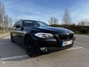 Black BMW 520 2010 in Panevezys, with an engine capacity of 2.00 L and mileage of 345 thousand km for 7400 €, photo  on AUTOMOTO.COM.LV
