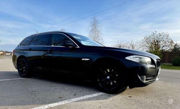 Melns BMW 520 2010 Panevēža, ar dzinēja tilpumu 2.00 L un nobraukumu 345 tūkst. km par 7400 €, foto 5 vietnē AUTOMOTO.COM.LV