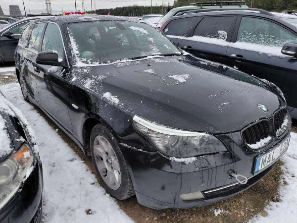 Black BMW 520 2010 in Vilnius, with an engine capacity of 2.00 L and mileage of 368 thousand km for 2500 €, photo 3 on AUTOMOTO.COM.LV